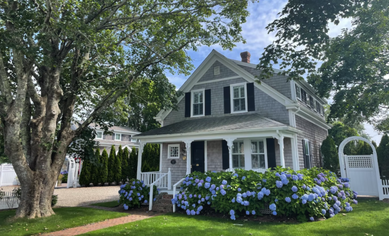 How to Install Vinyl Shake Siding on Gable Ends?